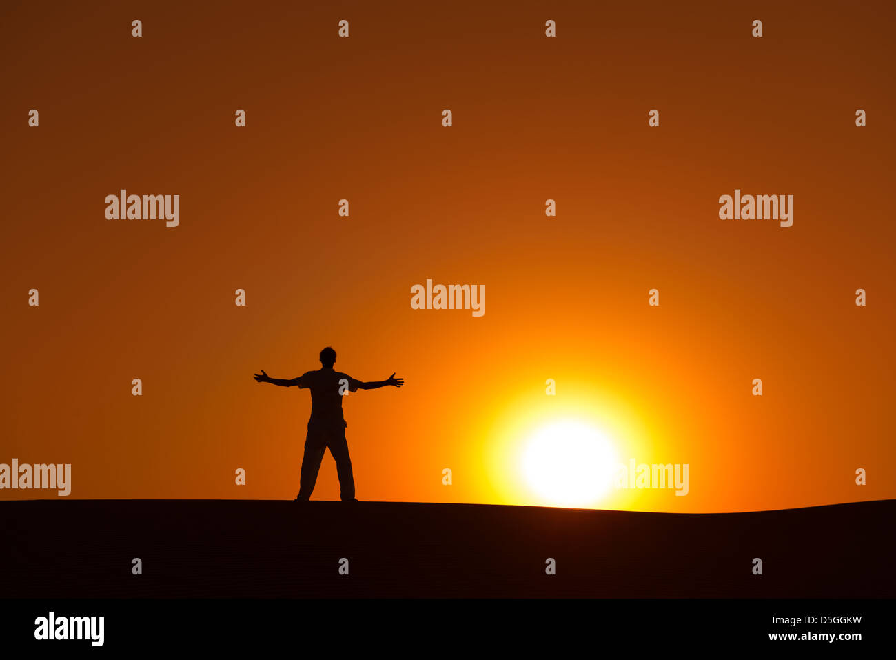 Heroic man hi-res stock photography and images - Alamy