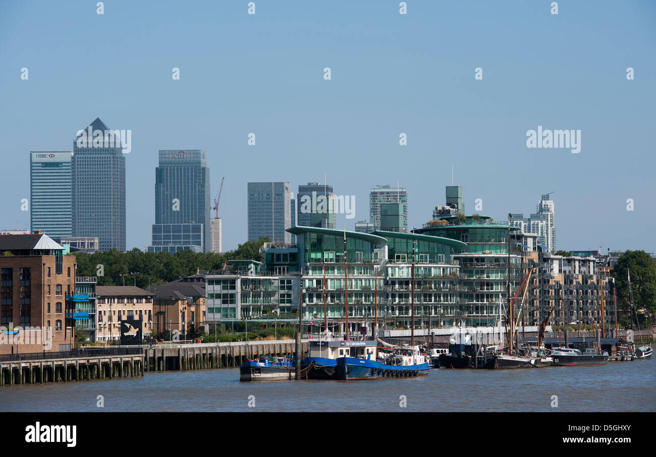 View of the River Thames in front of the famous London skyline, England ...
