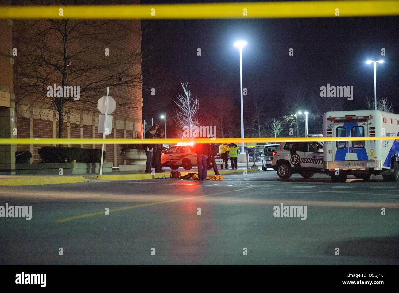 Investigators Crime Scene Stock Photos & Investigators Crime Scene ...