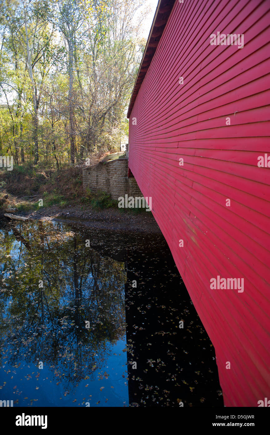 A scenic red covered bridge in Nashville, Indiana is a wonderful ...