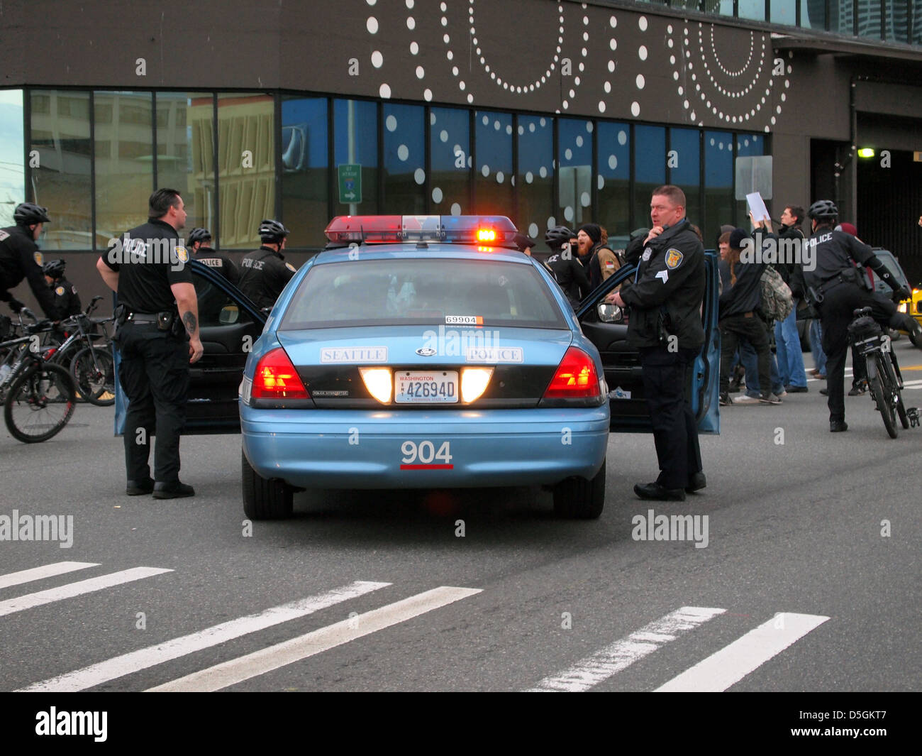Washington state law enforcement hi-res stock photography and images ...