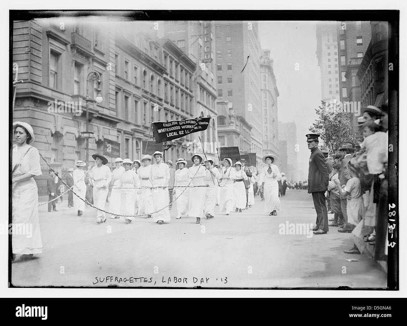 Marching women suffragettes hi-res stock photography and images - Alamy