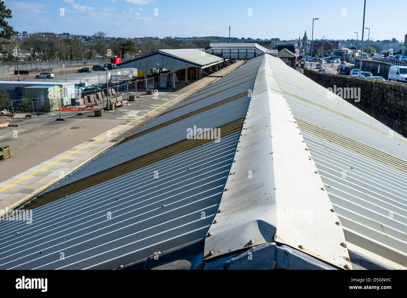 Platform Canopy High Resolution Stock Photography and Images - Alamy