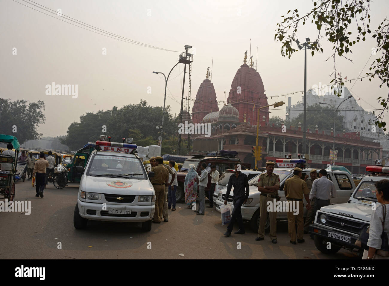 Traffic junction india hi-res stock photography and images - Alamy
