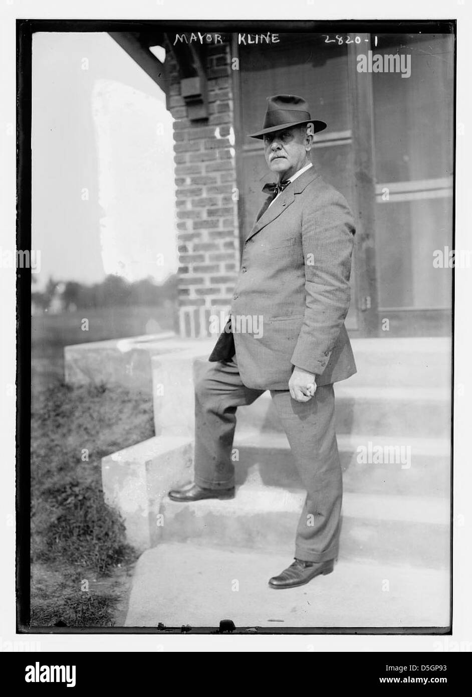 Queens new york 1900s hi-res stock photography and images - Alamy