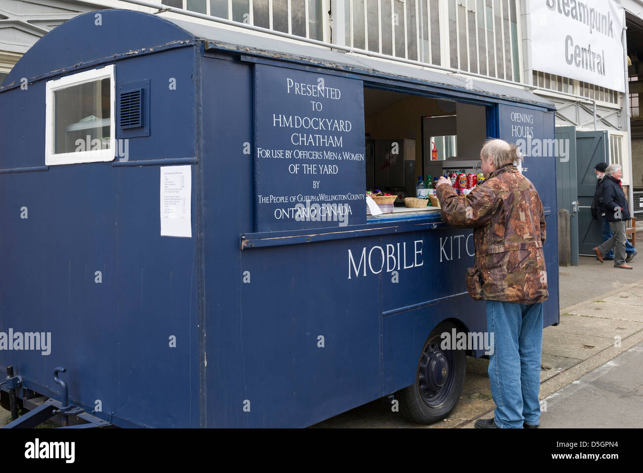 Mobile kitchen trailer hi-res stock photography and images - Alamy