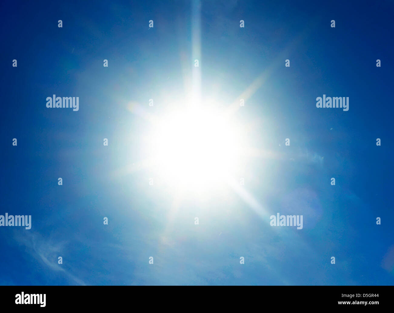 Midday sun heat hi-res stock photography and images - Alamy