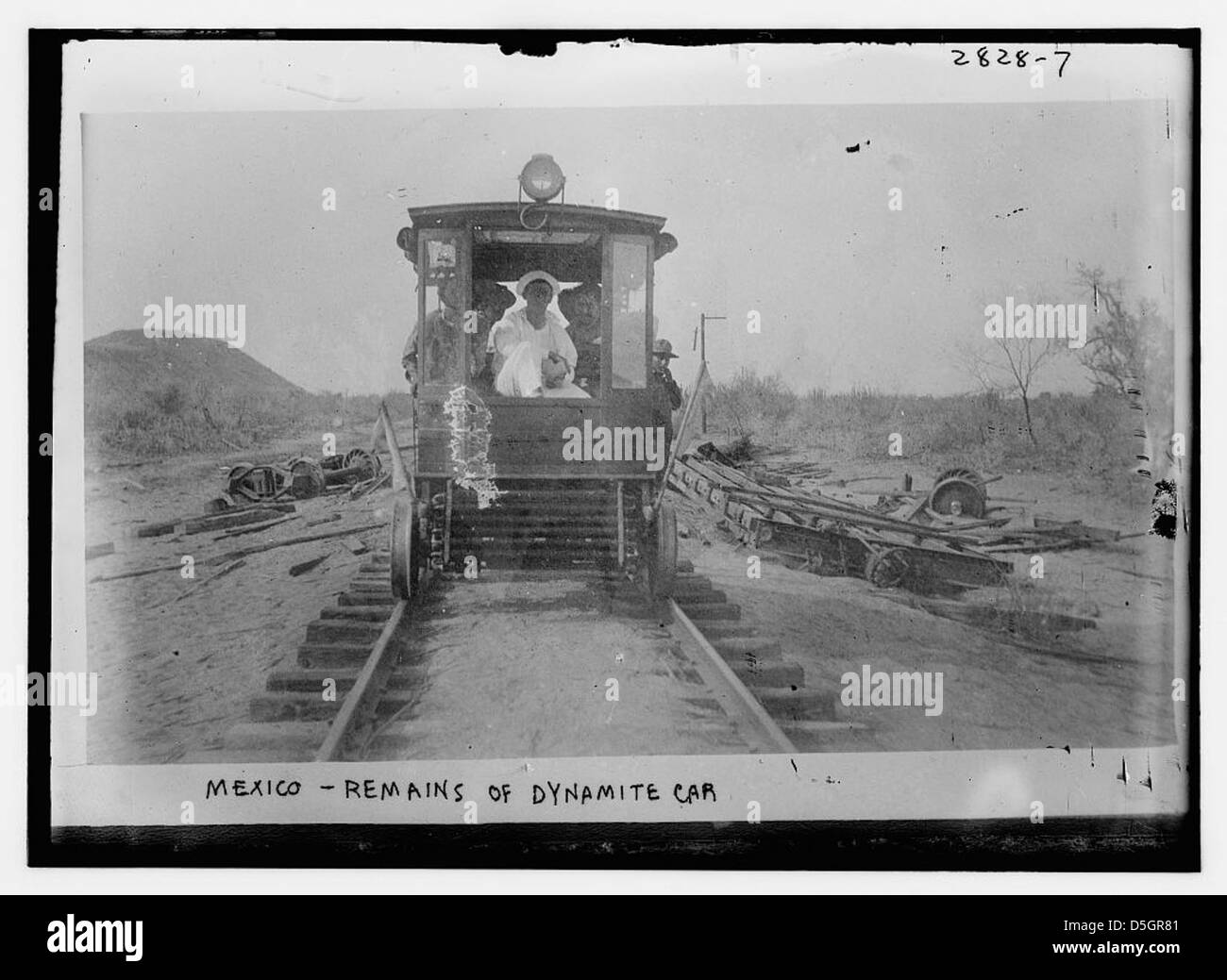 Dynamite car explosion hi-res stock photography and images - Alamy