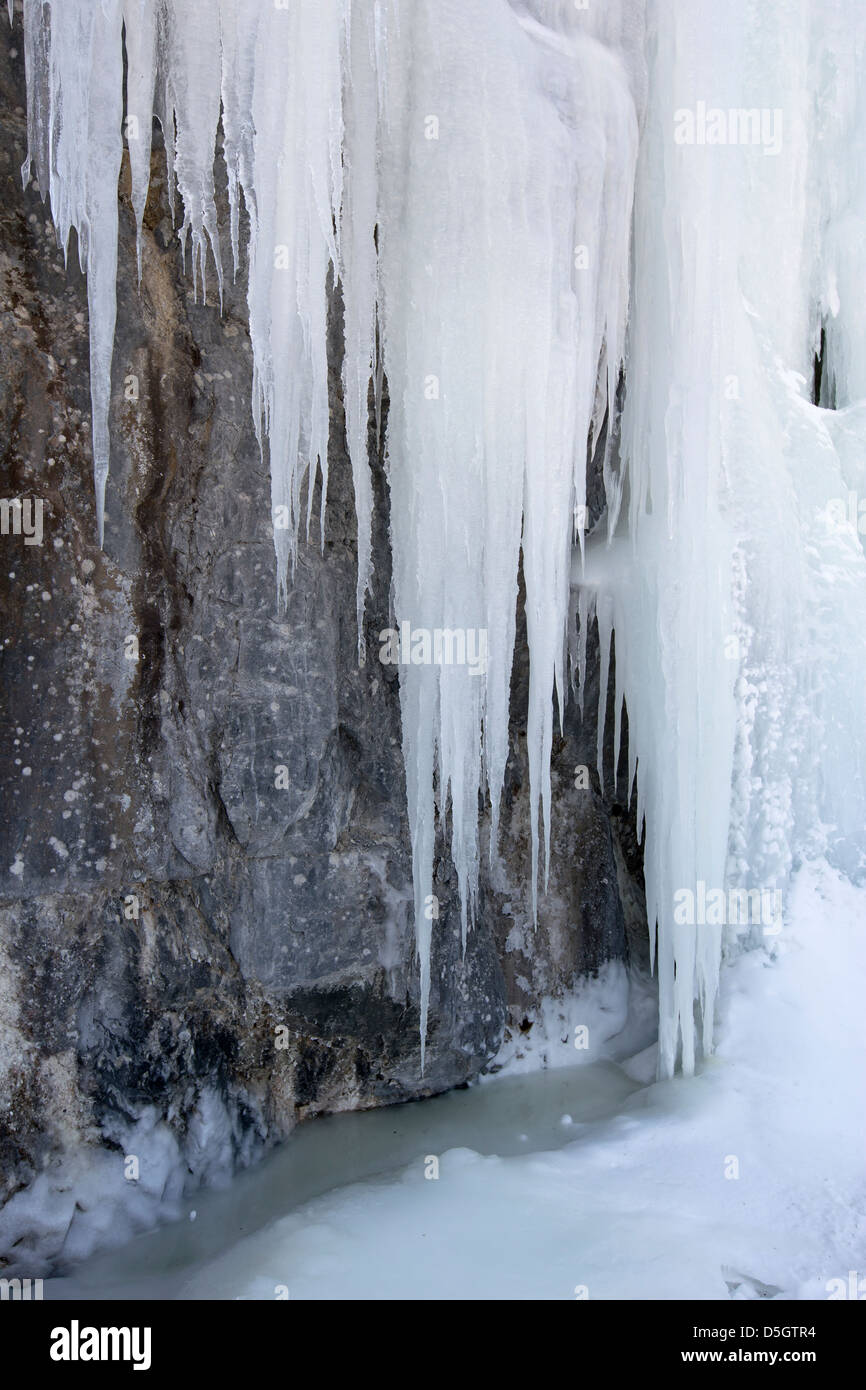 Vertical photograph rock formation hi-res stock photography and images ...