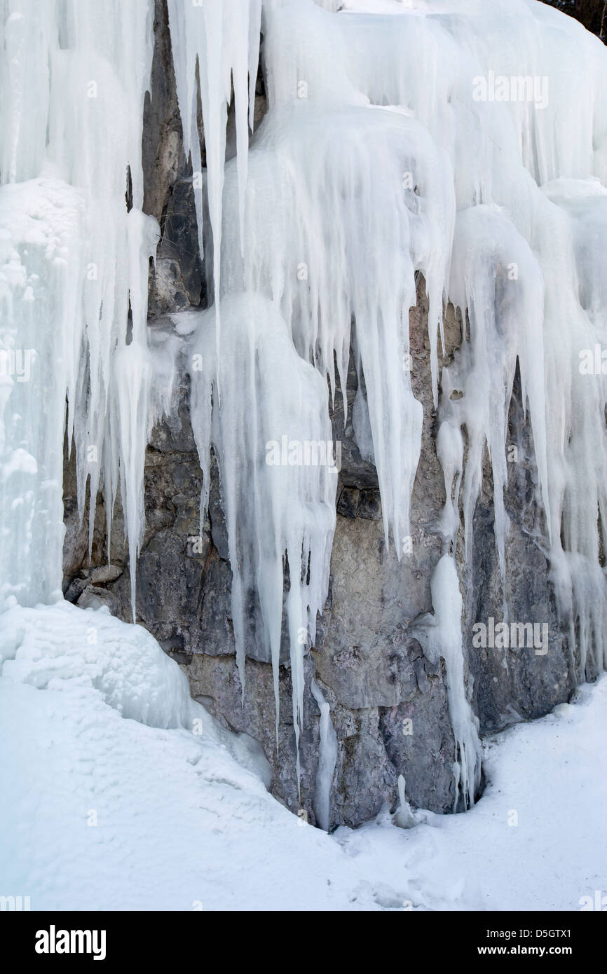 Vertical photograph rock formation hi-res stock photography and images ...