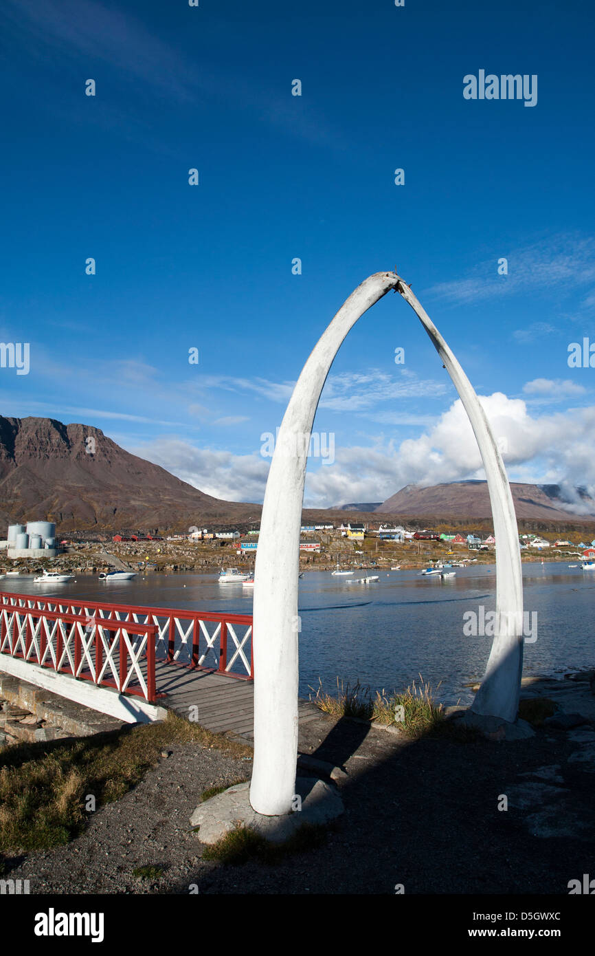 Whale jaw bone arch hi-res stock photography and images - Alamy