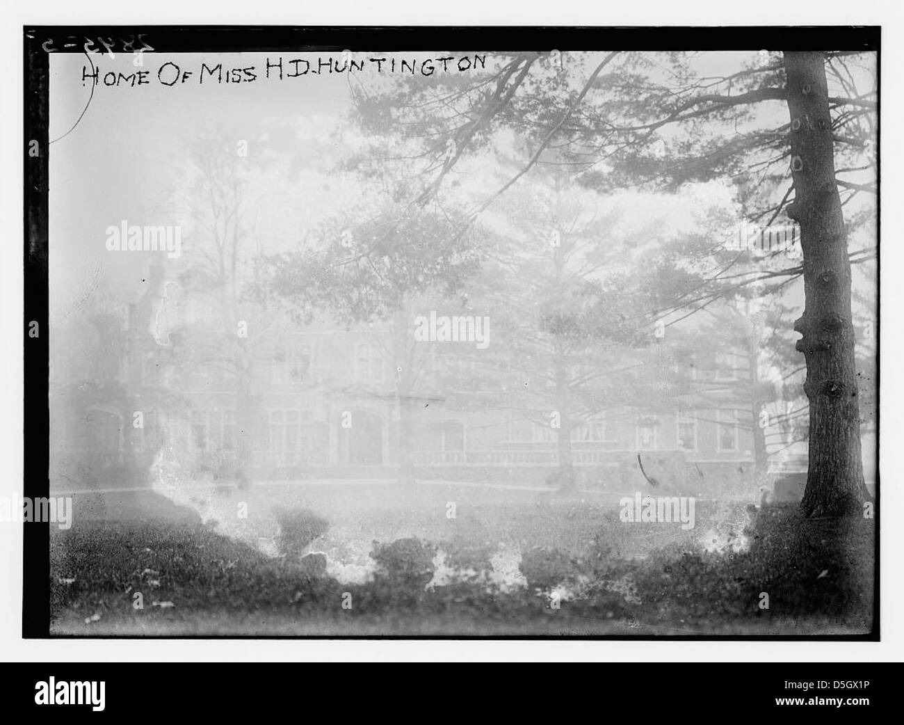 20th century elite Black and White Stock Photos & Images - Alamy