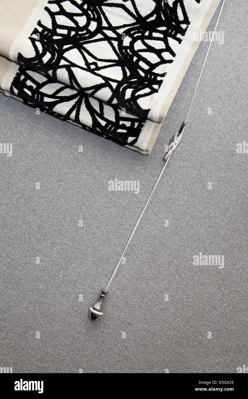 Draw the blinds hi-res stock photography and images - Alamy