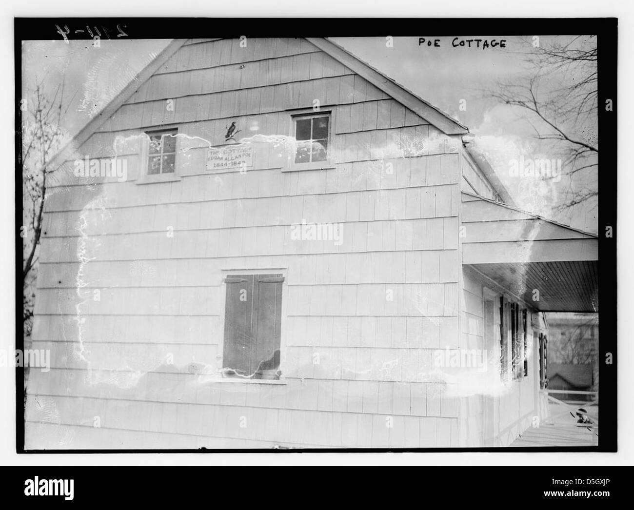 Edgar allan poe cottage Black and White Stock Photos & Images - Alamy