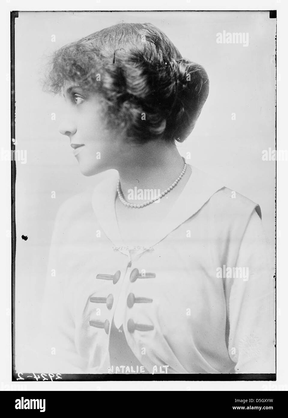 Actress natalie alt costume dc hi-res stock photography and images - Alamy