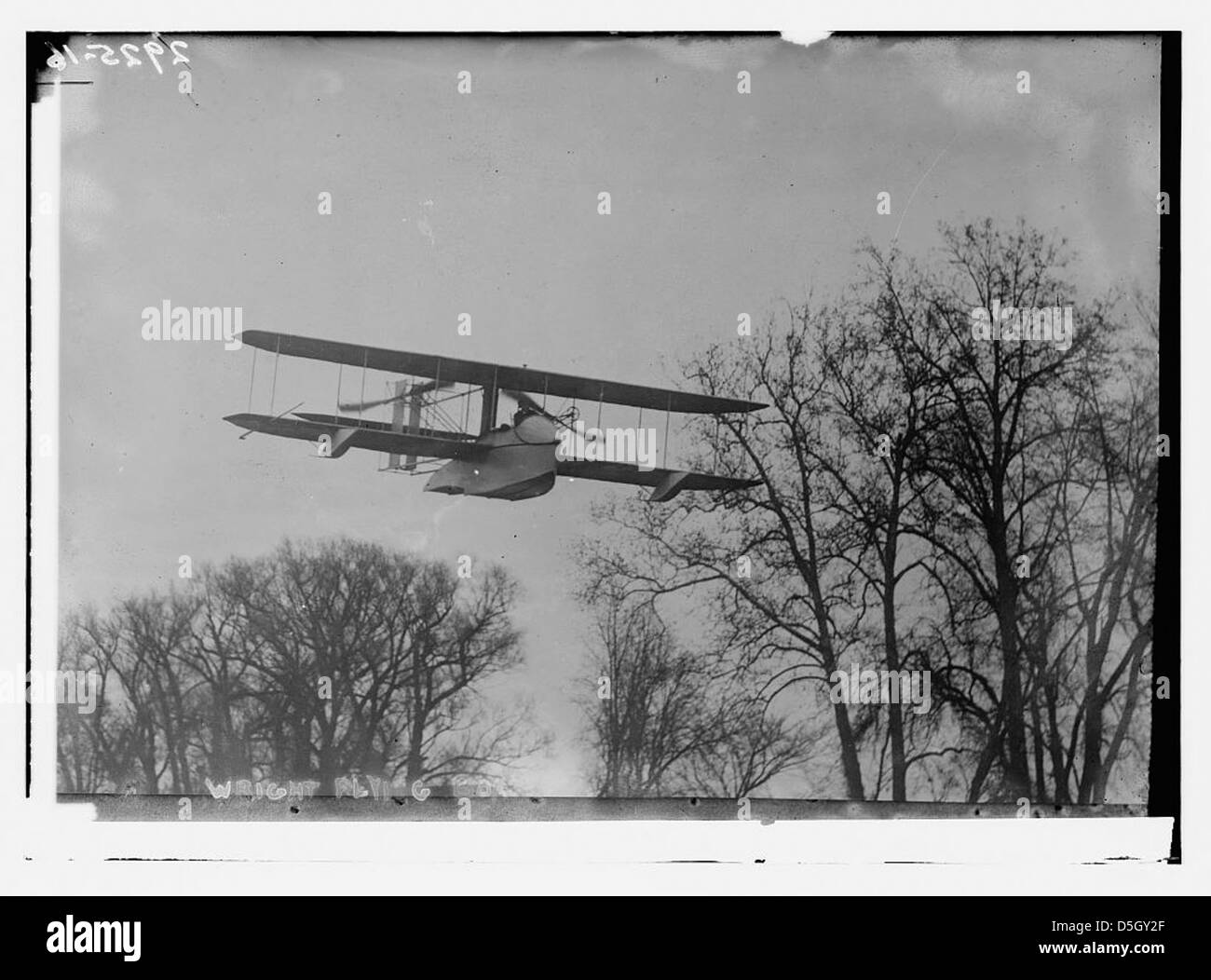 Flying boat model hi-res stock photography and images - Alamy