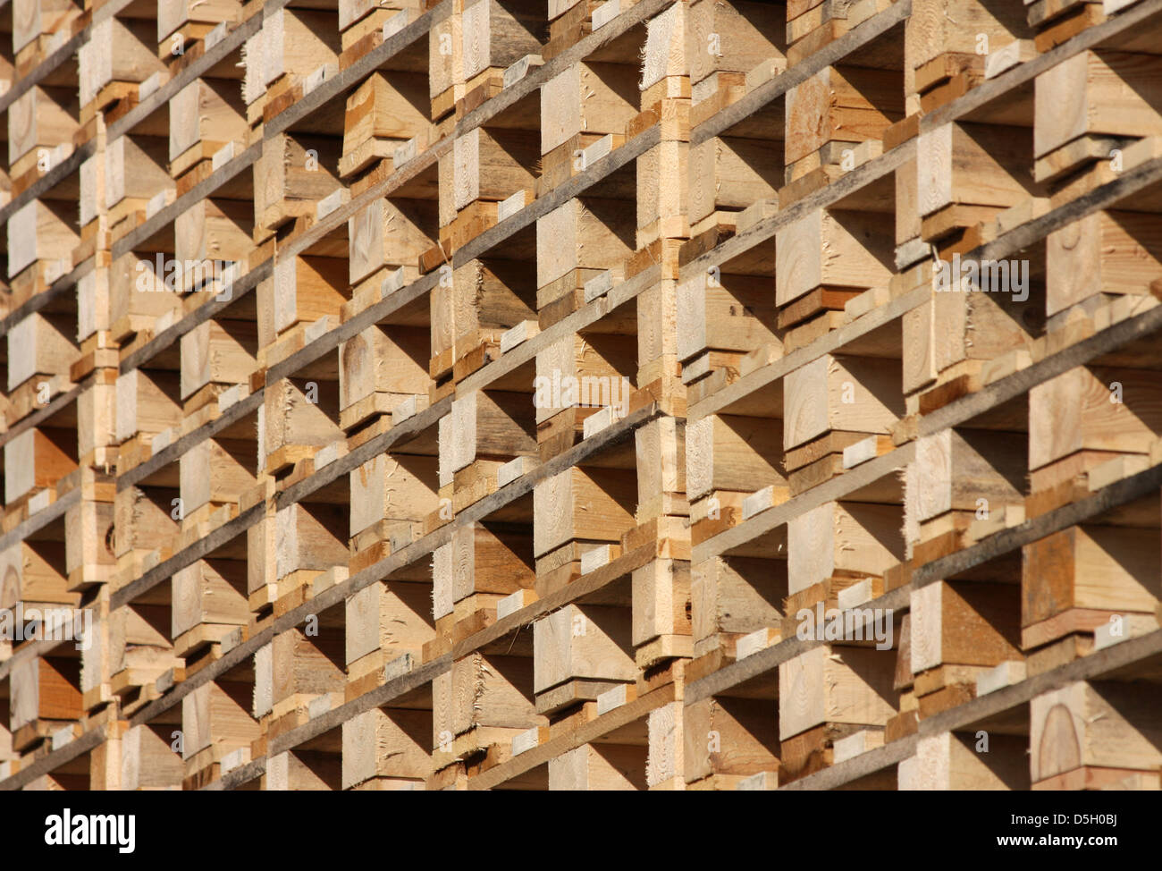 structure and texture of wooden pallets in stock Stock Photo - Alamy