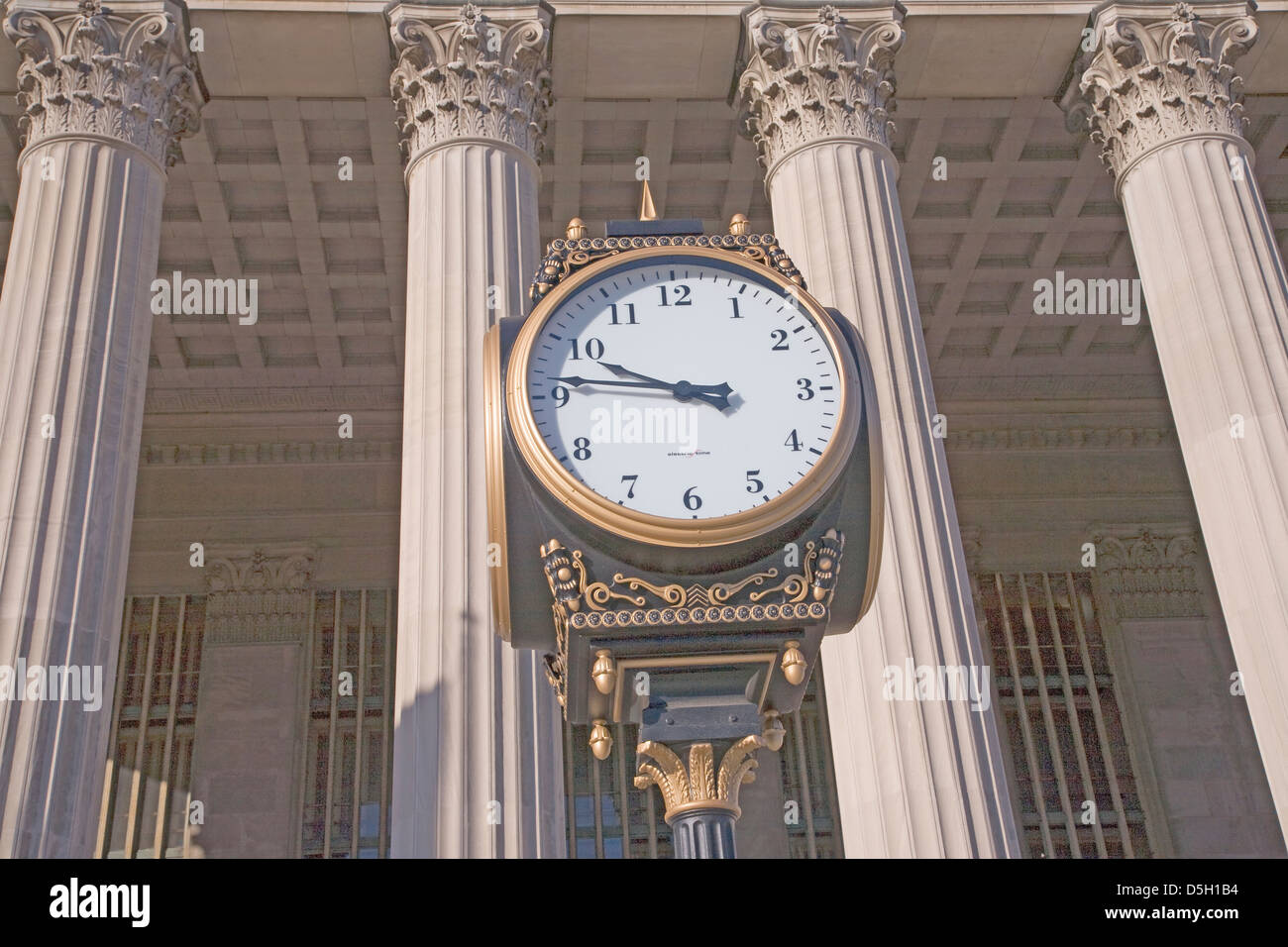 Antique street clock hi-res stock photography and images - Alamy