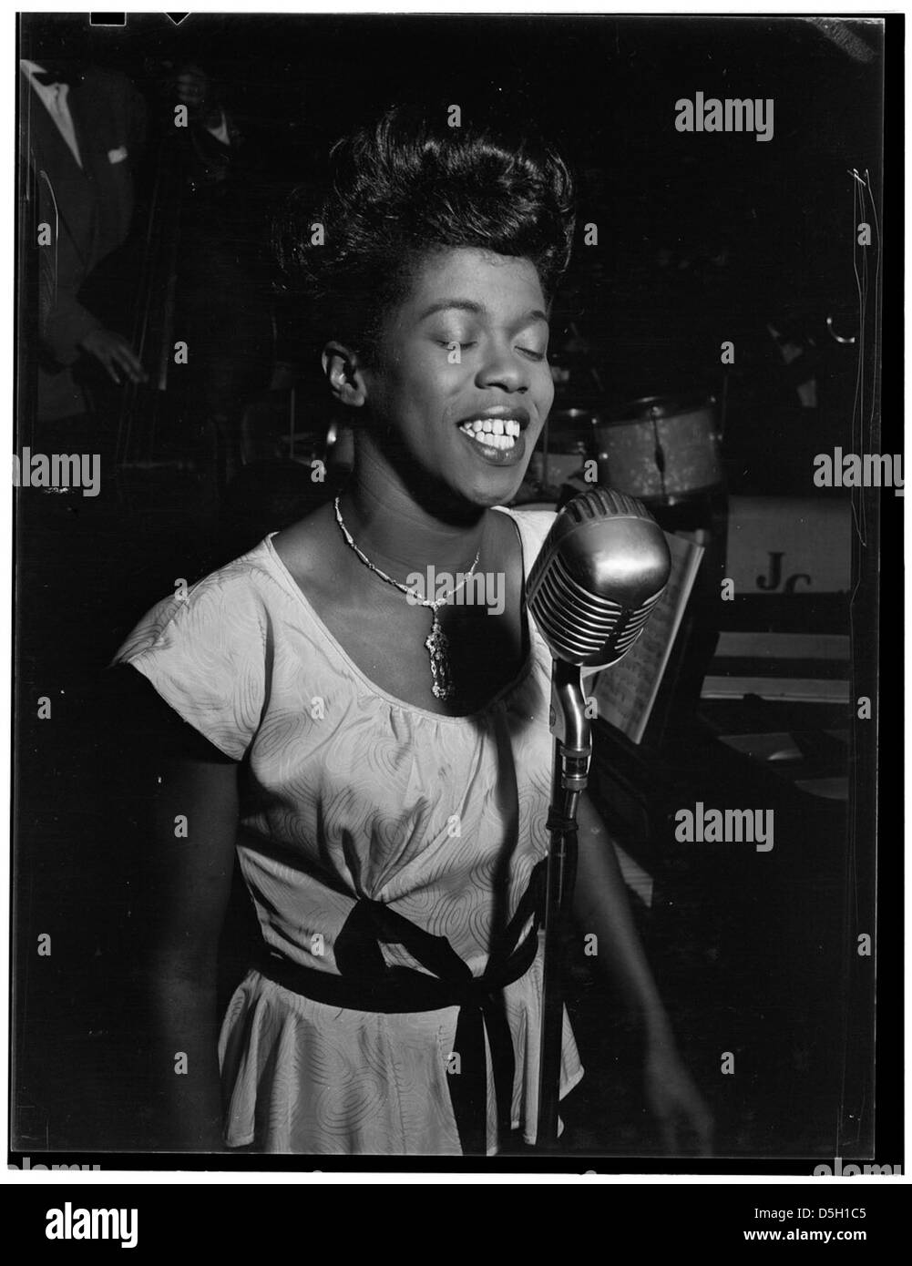 American singer sarah vaughan hi-res stock photography and images - Alamy