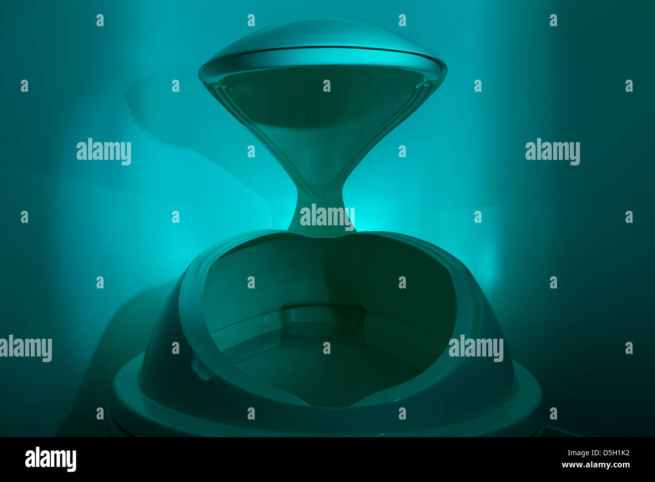 Floating Tank in spa or studio in dimmed light Stock Photo - Alamy