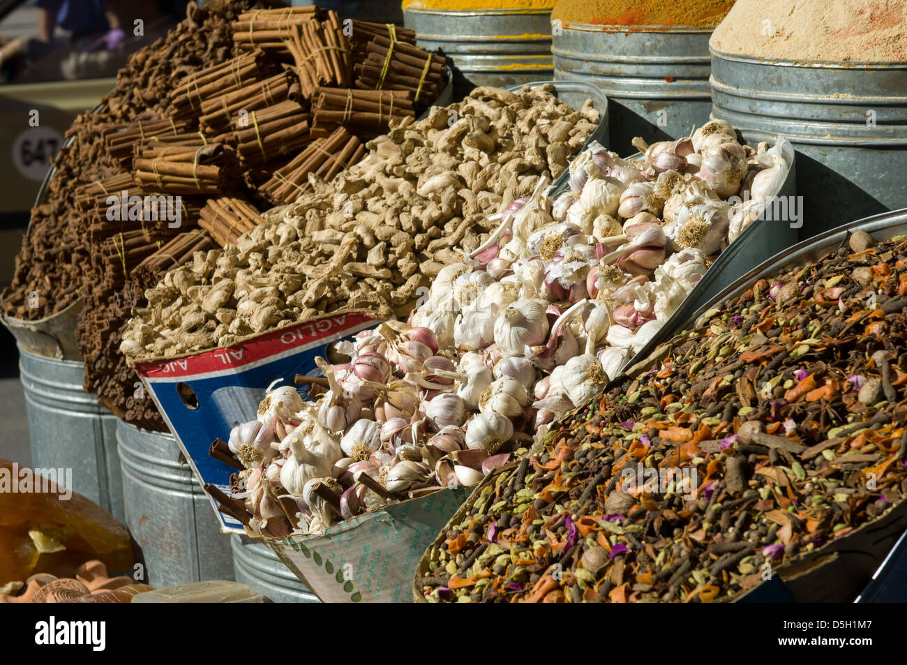 Spice shop in souk marrakesh hi-res stock photography and images - Alamy