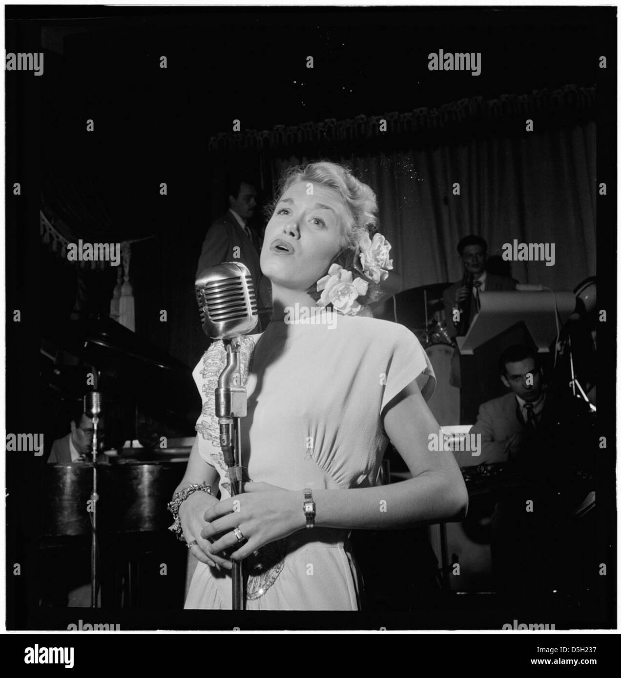 Jazz club 1940s hi-res stock photography and images - Alamy