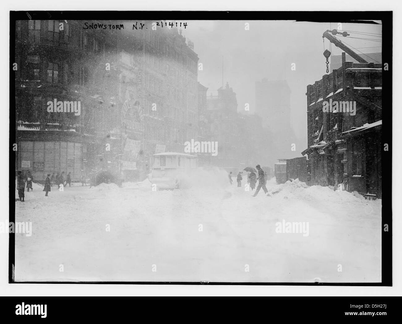 This image captures a snowstorm in New York City on February 14, 1914 ...