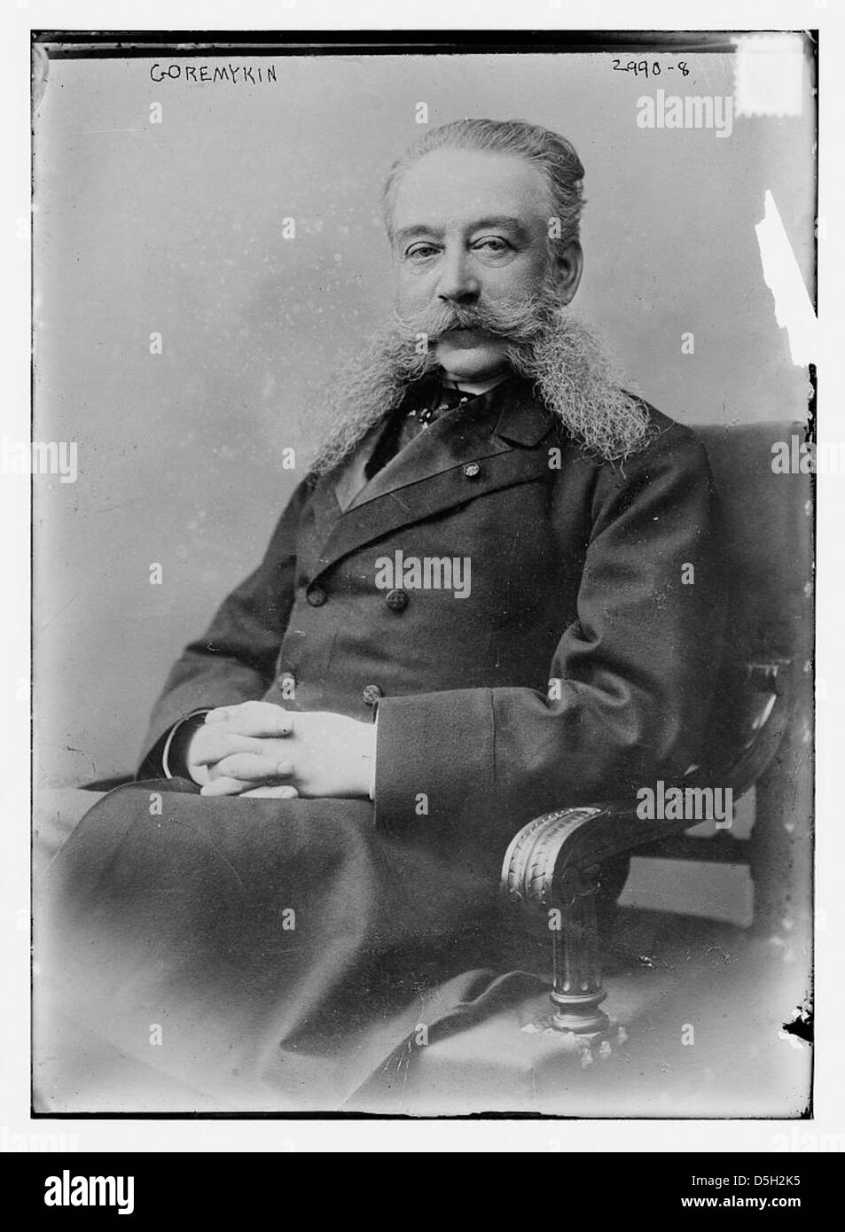 Distinctive facial hair Black and White Stock Photos & Images - Alamy