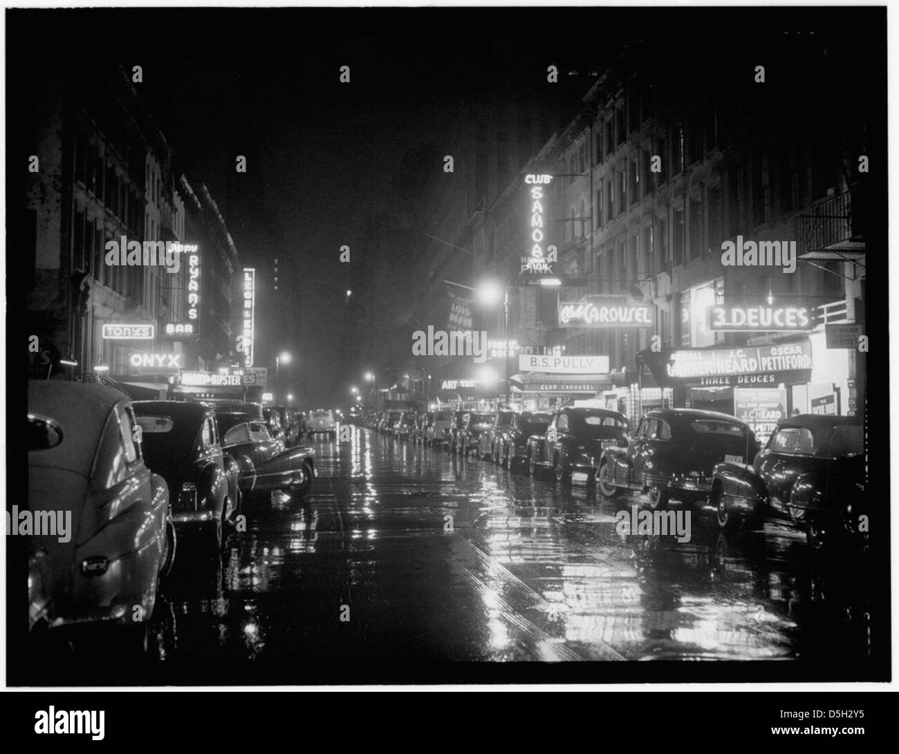 1940s new york city street hi-res stock photography and images - Alamy