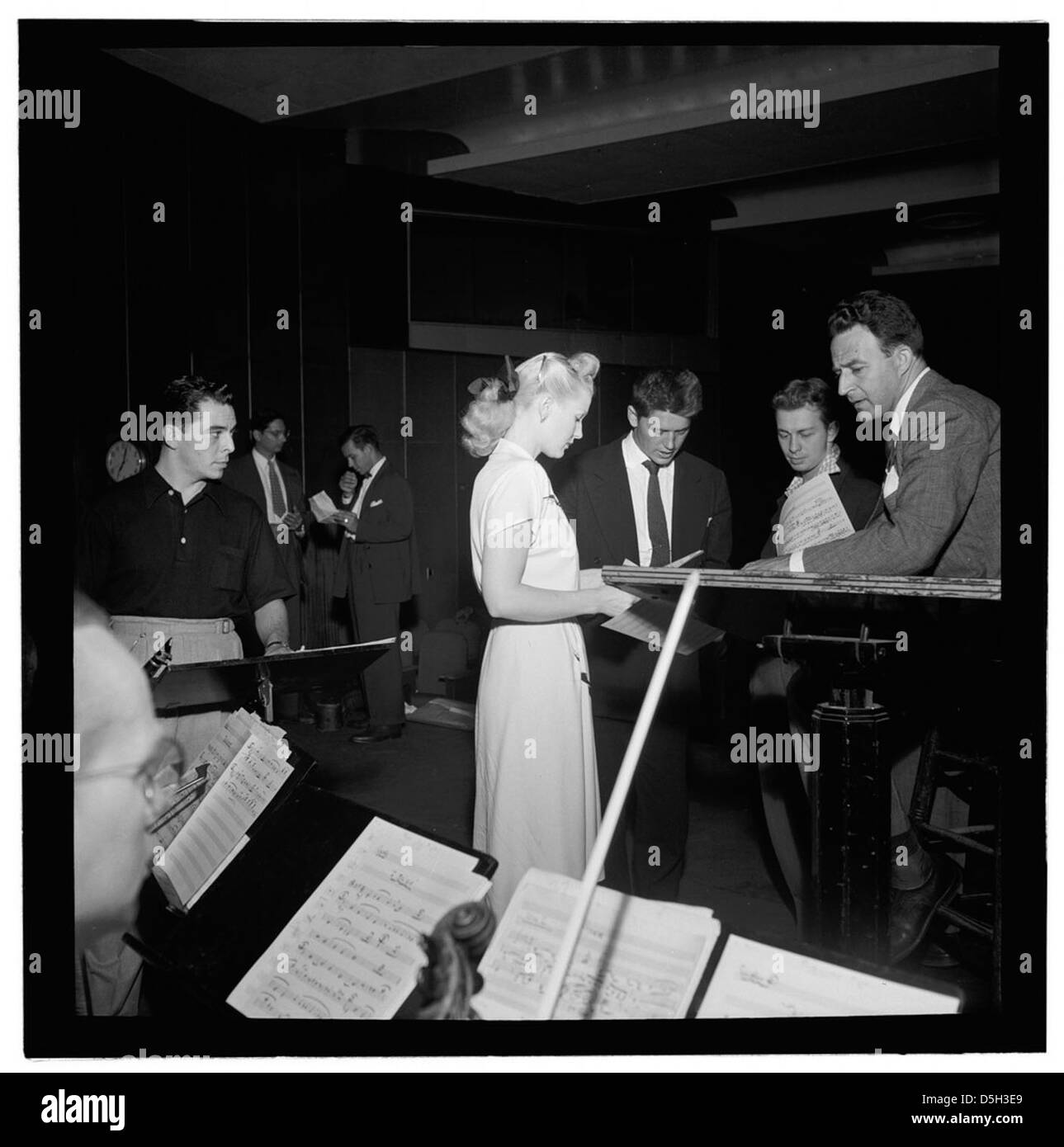 A group portrait of Gordon MacRae, Jerry Wald, Mel Tormé, Jerry Jerome ...