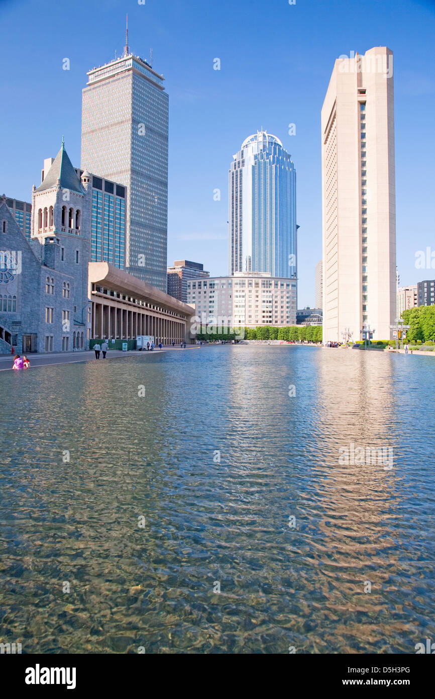 Reflecting pond hi-res stock photography and images - Alamy