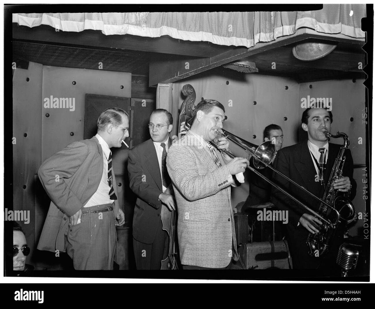 A group portrait of jazz musicians Jack Teagarden, Bill Harris, Dave ...
