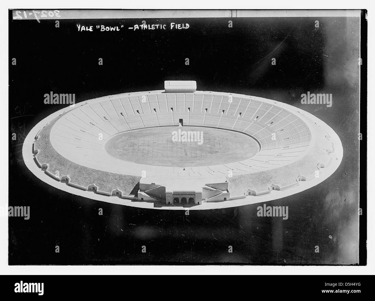 The Yale Bowl, an iconic stadium at Yale University in New Haven ...