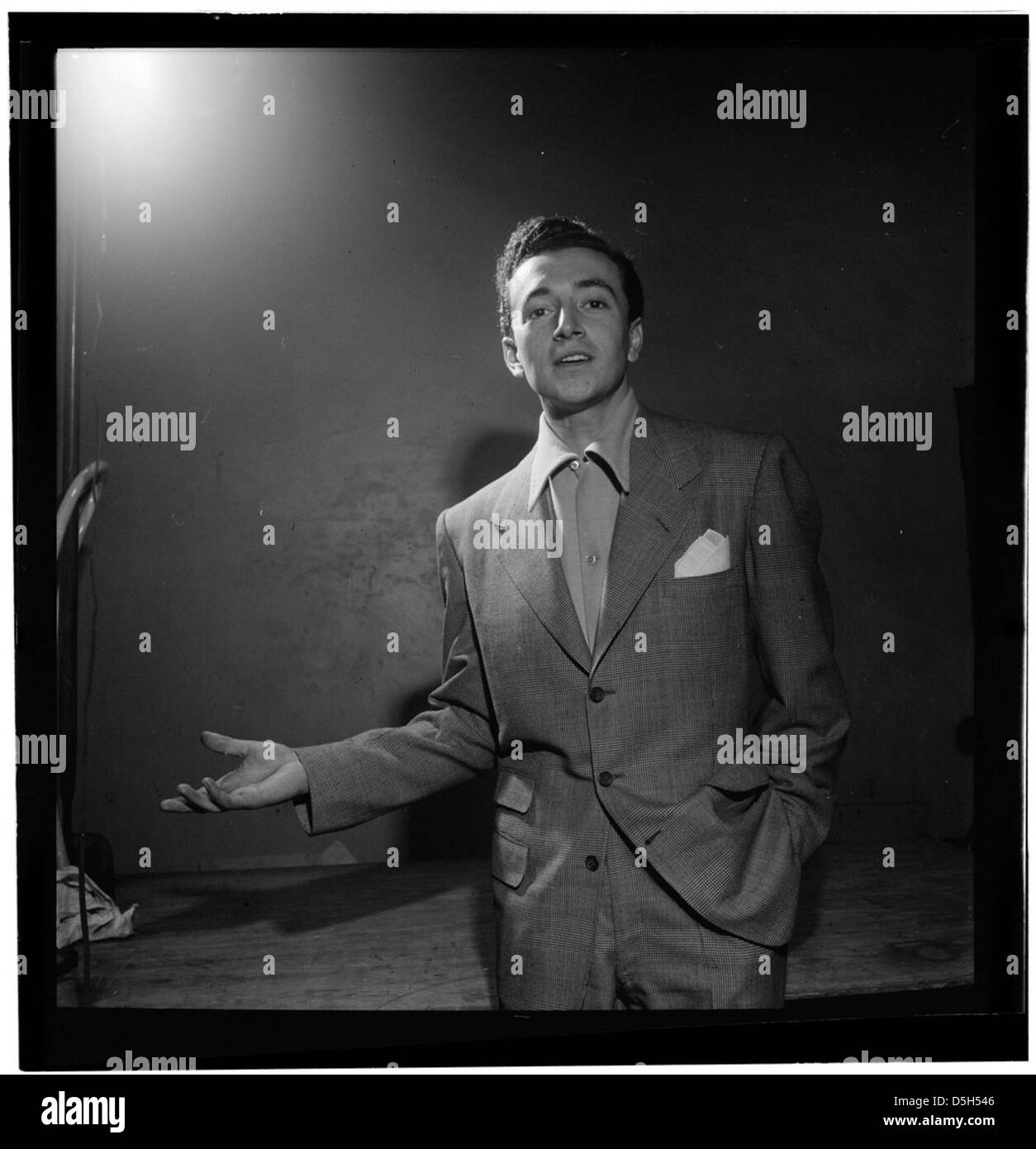 Vic damone hi-res stock photography and images - Alamy