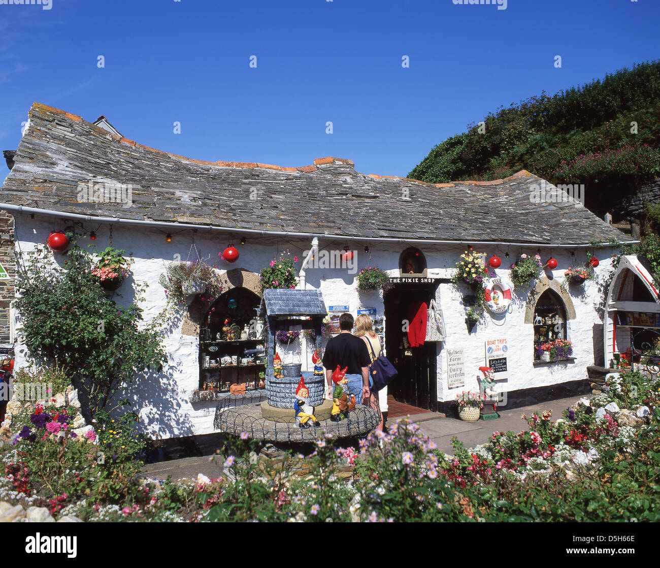 Visit boscastle hi-res stock photography and images - Alamy