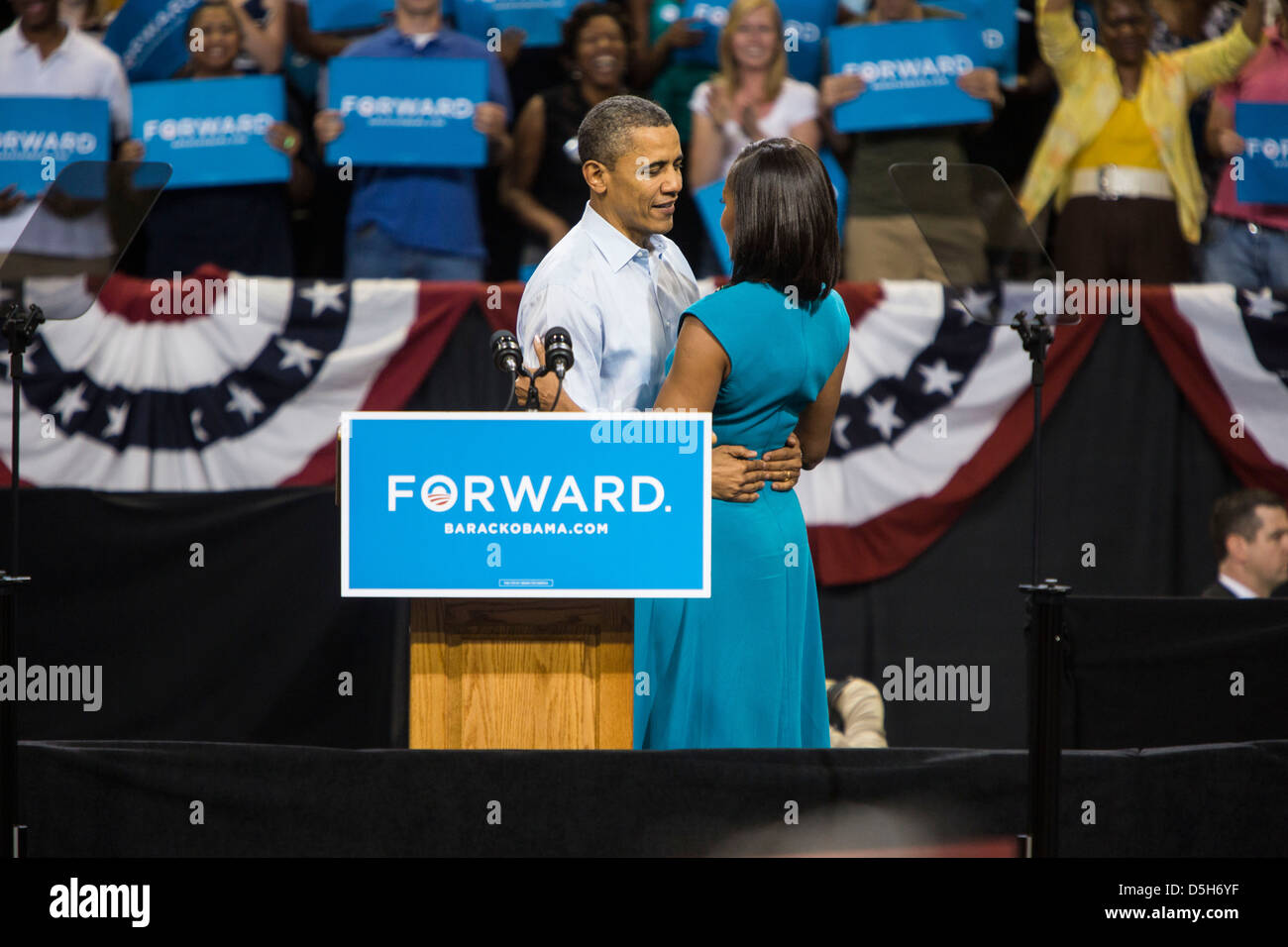 Michelle obama hug hi-res stock photography and images - Alamy
