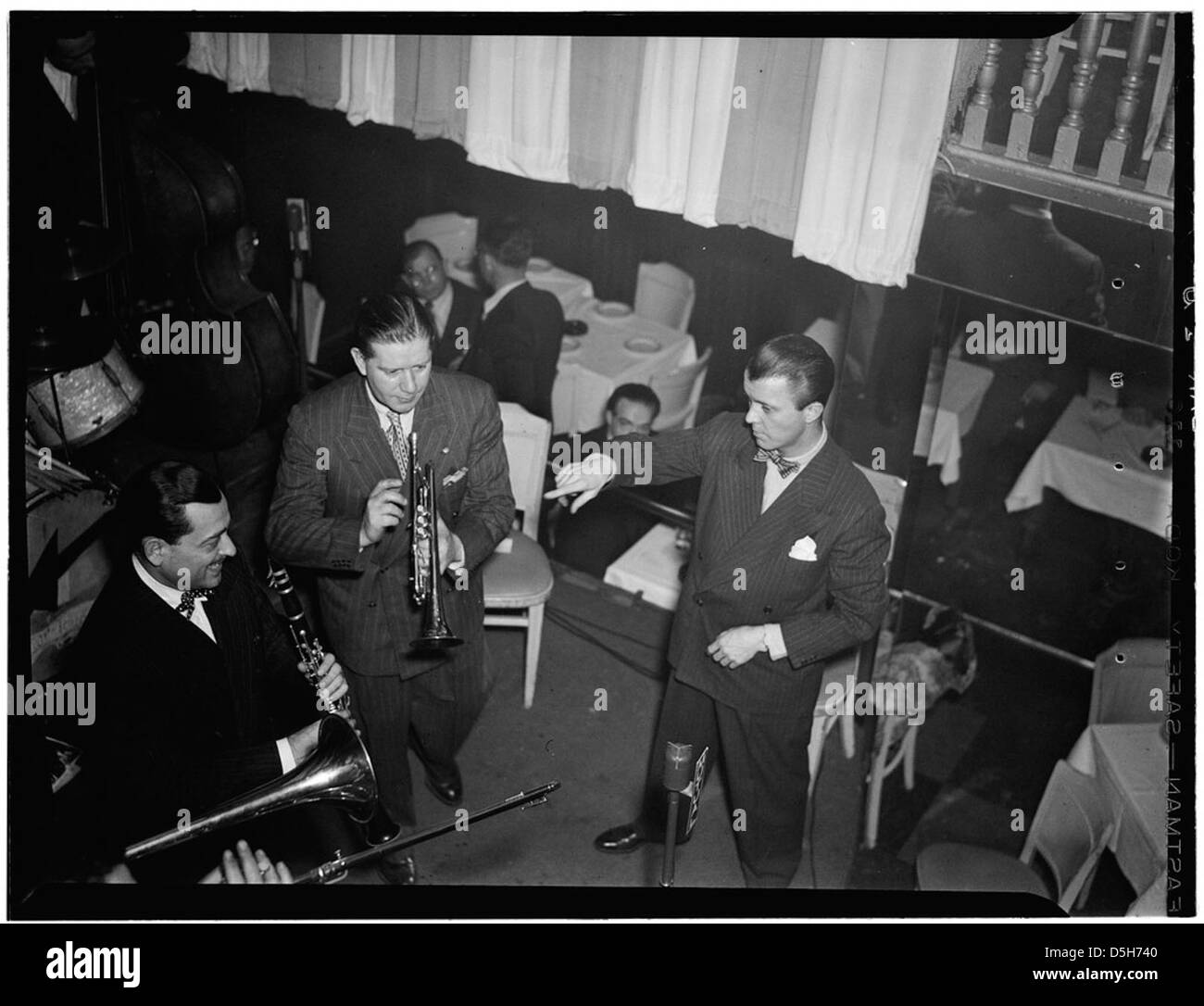 A 1946 portrait of jazz musicians Tony Parenti, Wild Bill Davison, and ...