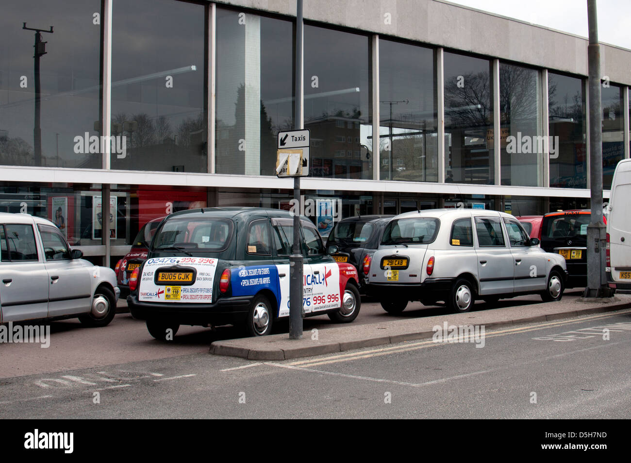 Taxis outside Coventry railway station Stock Photo - Alamy