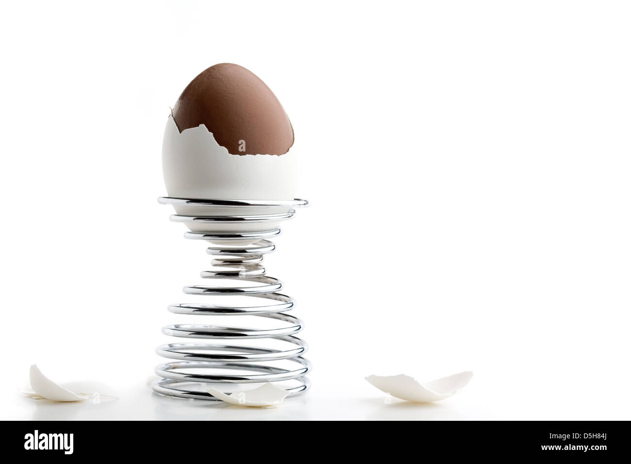 Painted easter egg shell hi-res stock photography and images - Alamy
