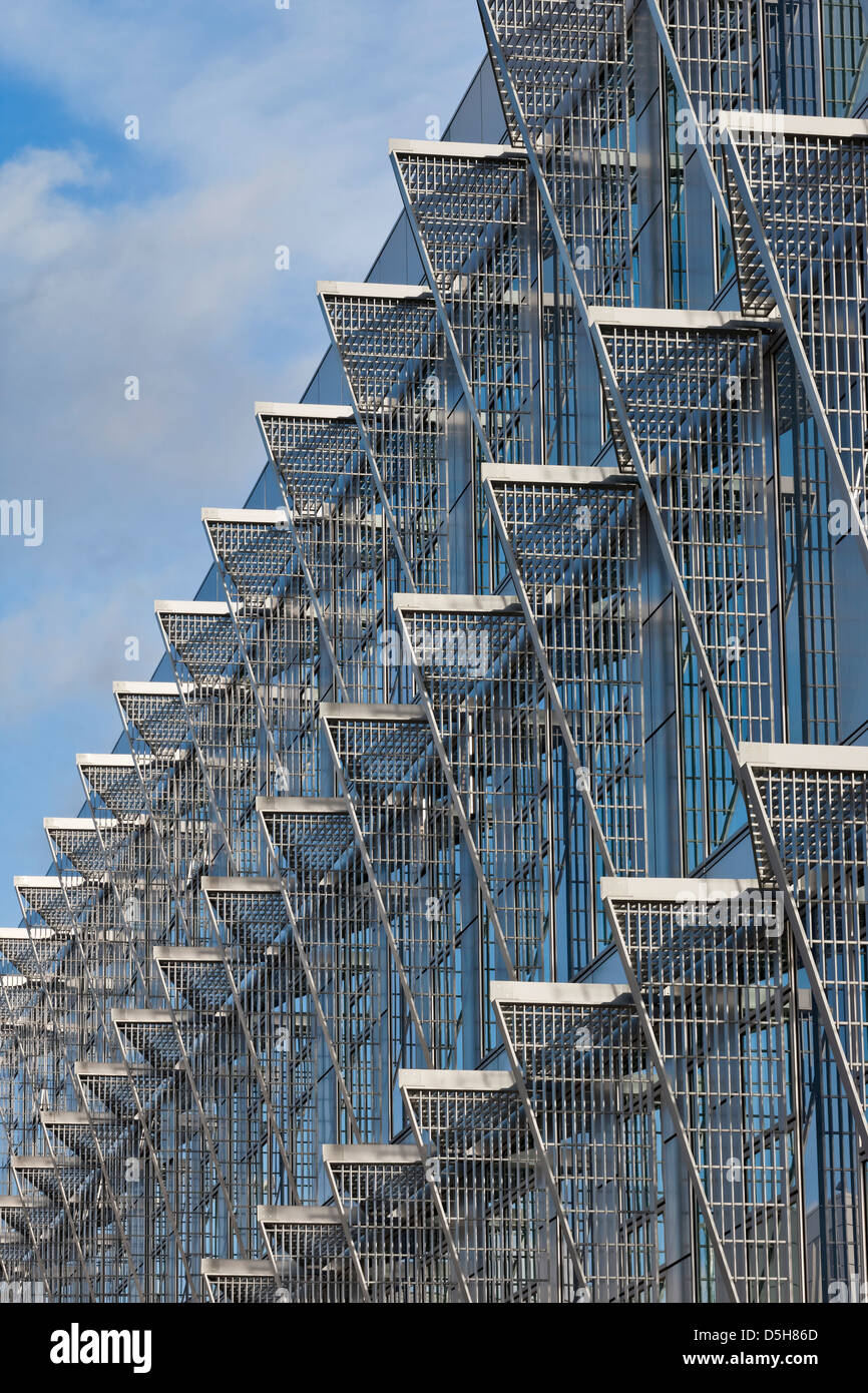 The Quadrant:MK, Milton Keynes, United Kingdom. Architect: GMW ...