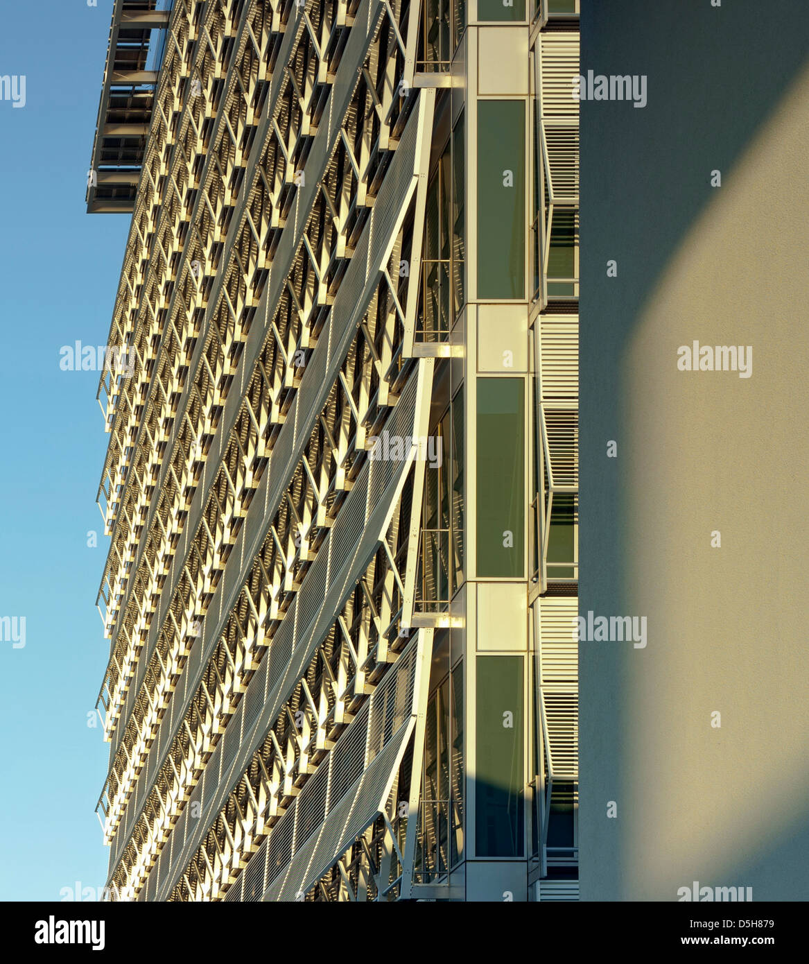 Digicel Caribbean Headquarters, Kingston, Jamaica. Architect: de Blacam ...