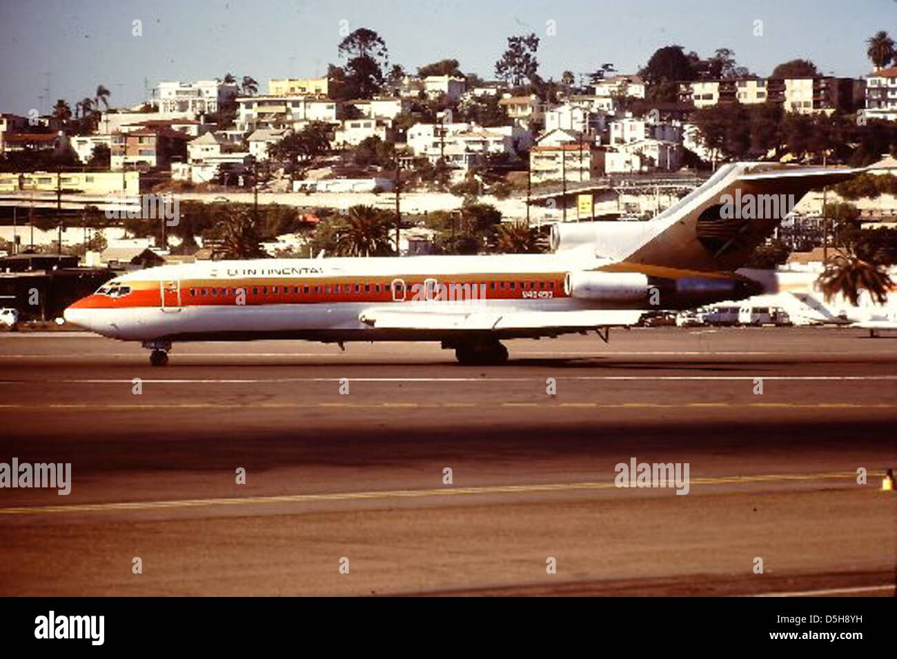 Boeing 727 aircraft hi-res stock photography and images - Alamy