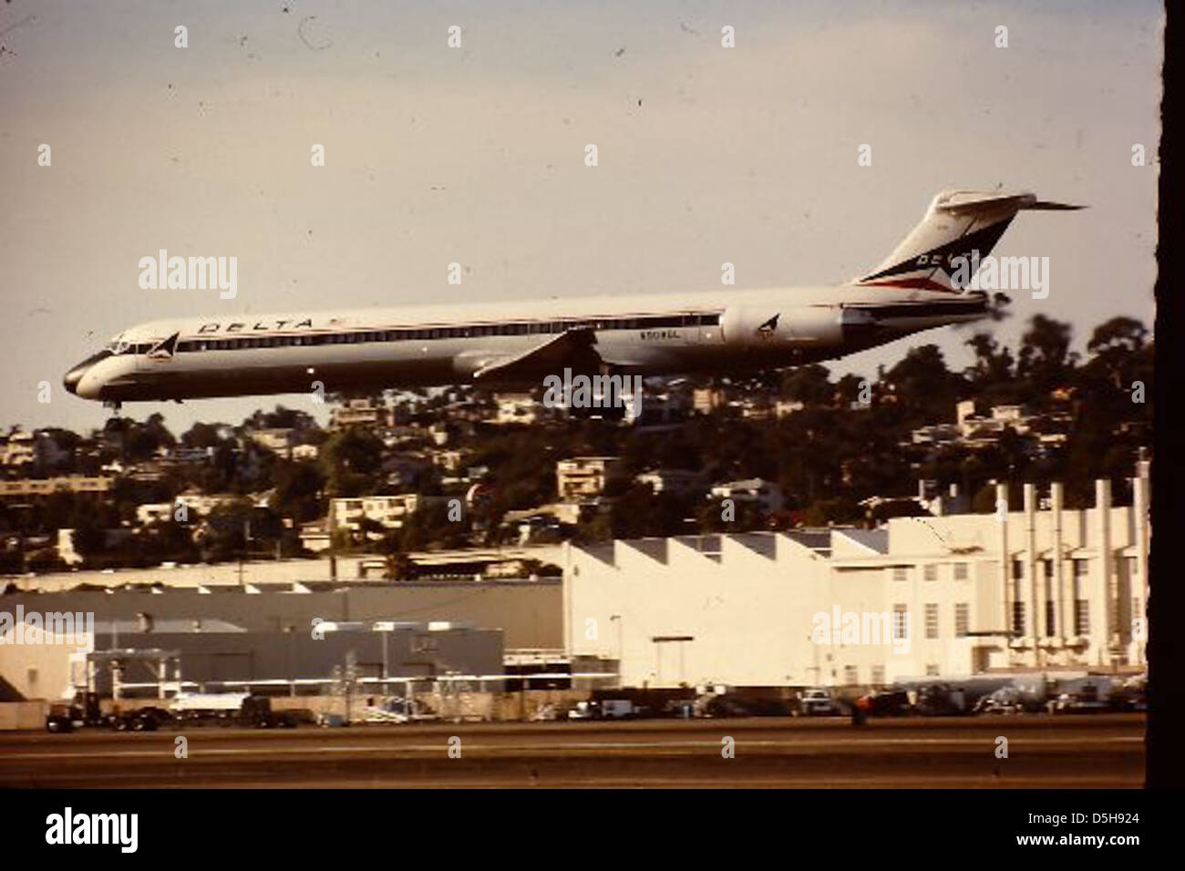 Delta dc 9 hi-res stock photography and images - Alamy