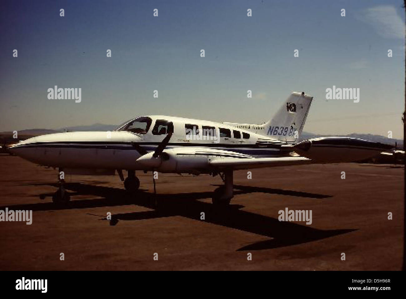 Cessna 402 hi-res stock photography and images - Alamy