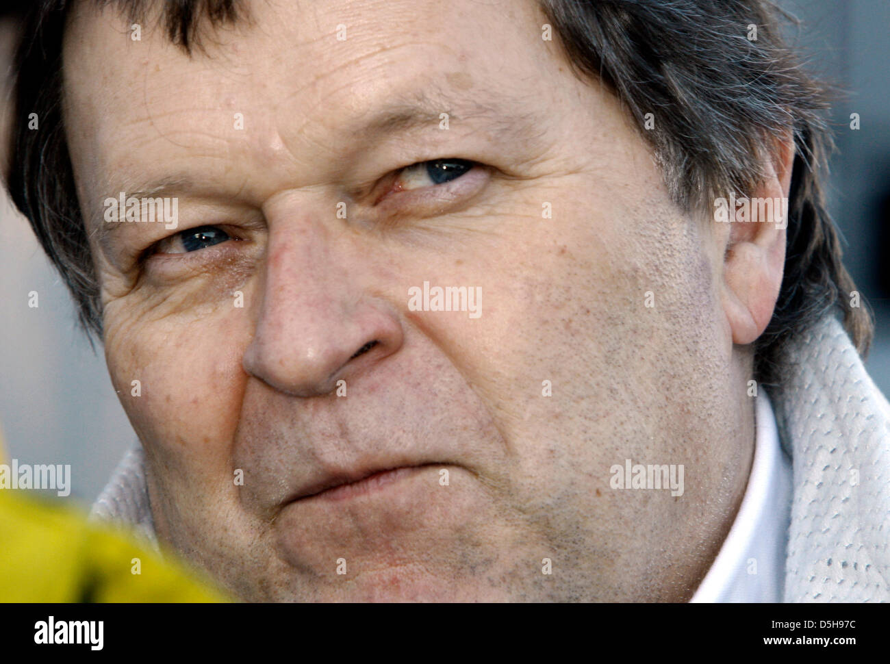 Mercedes benz test track hi-res stock photography and images - Alamy