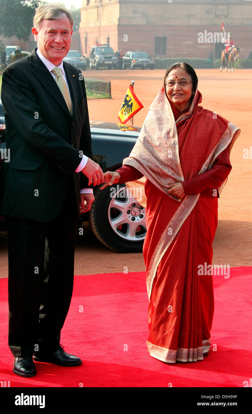 German Federal President Horst Koehler is greeted by India's President ...