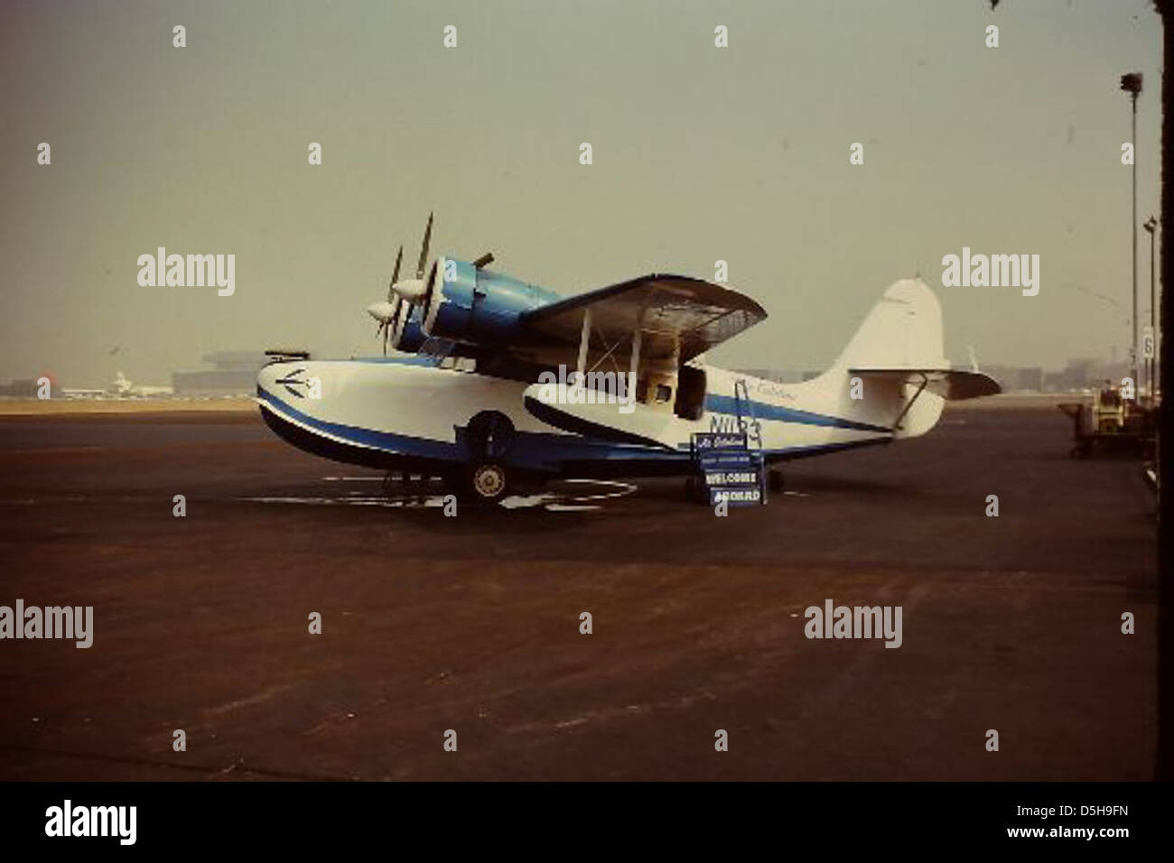 The Grumman G-21 Goose, N1133, is an iconic amphibious aircraft ...