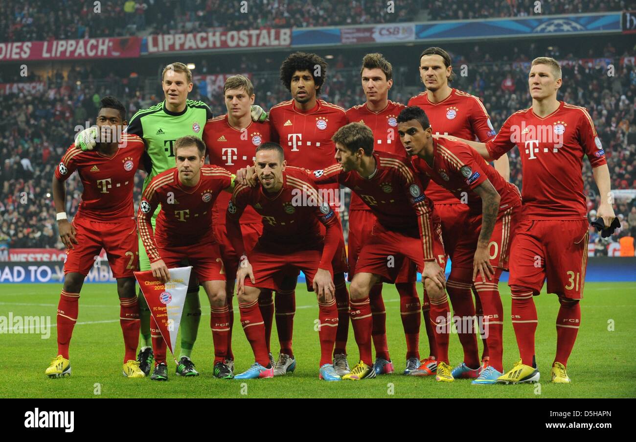 Bayern starting line up hi-res stock photography and images - Alamy