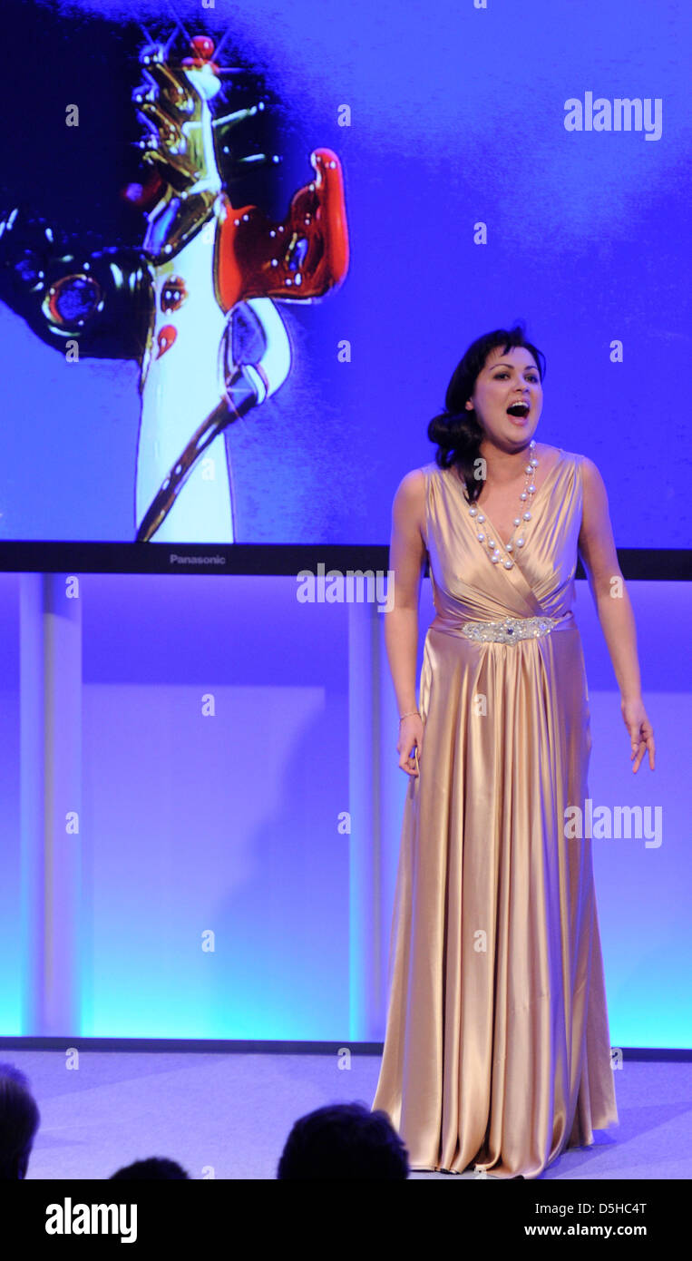 Opera singer anna netrebko performs hi-res stock photography and images ...