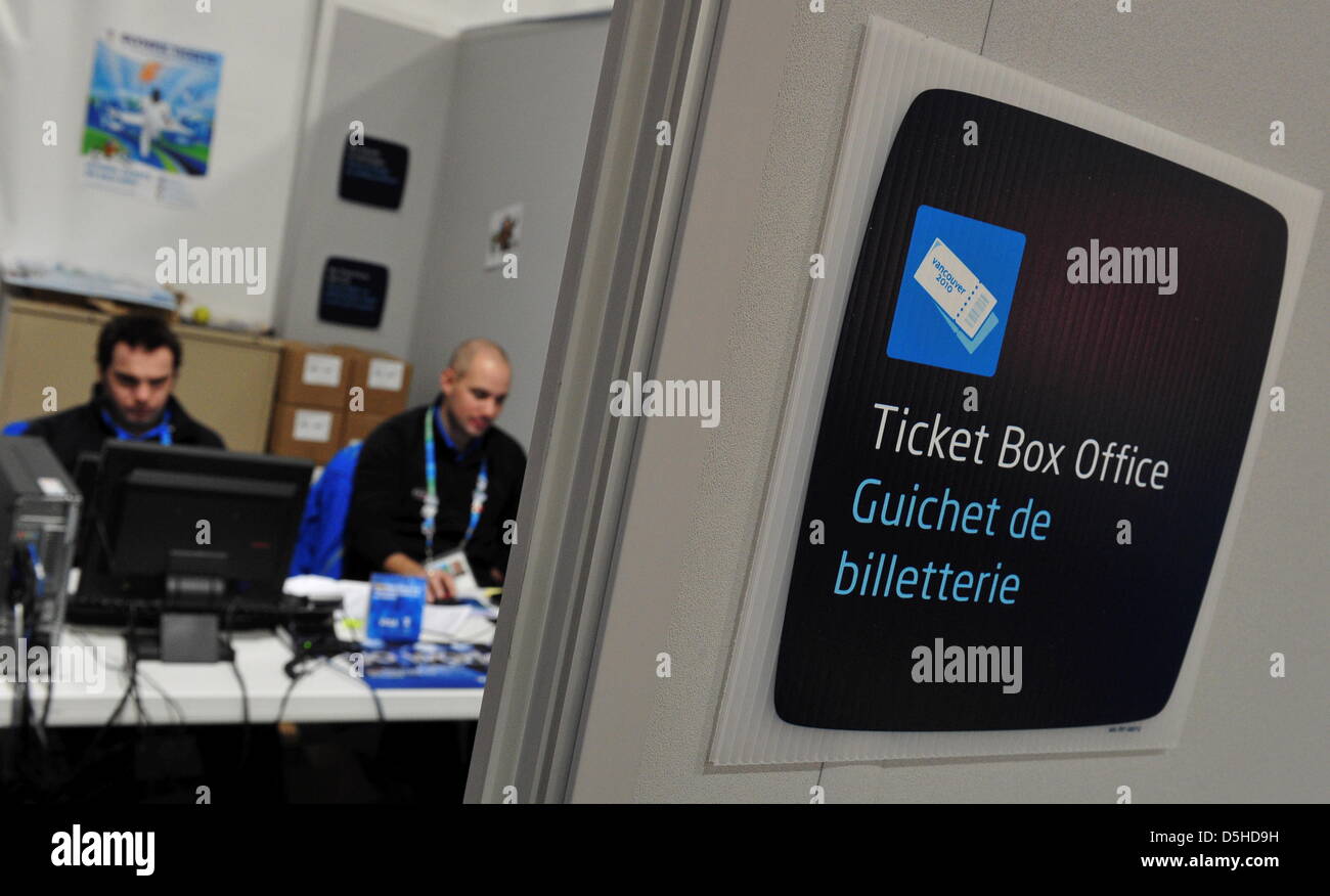 Clerks sit hi-res stock photography and images - Alamy